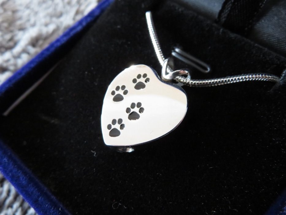 Heart with Double Paws | RSPCA Pets at Rest Cremation Service